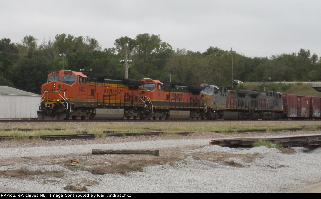 BNSF 4433